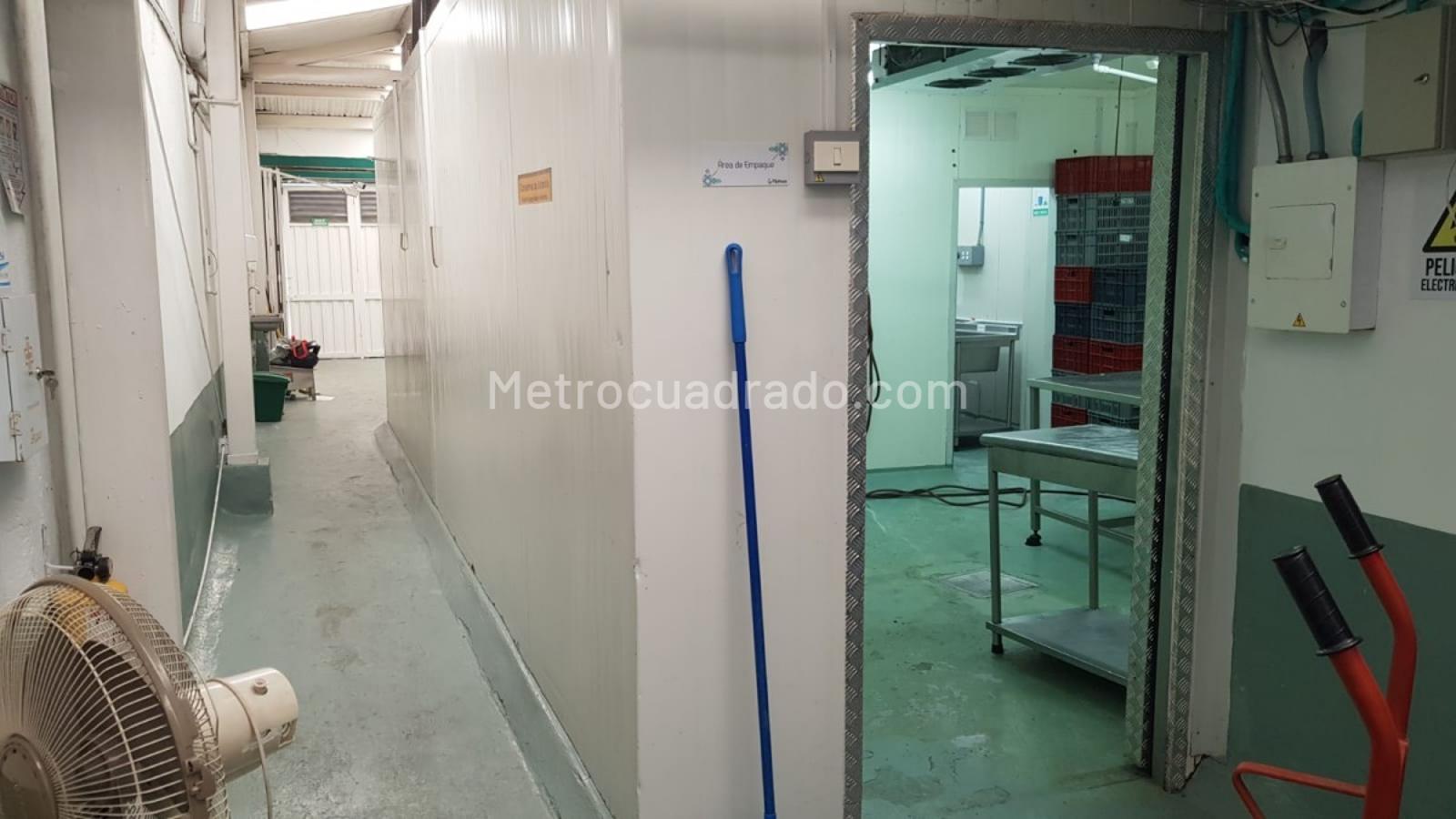 Venta de Bodega en La mayorista - Itagui - 16254-M4885779