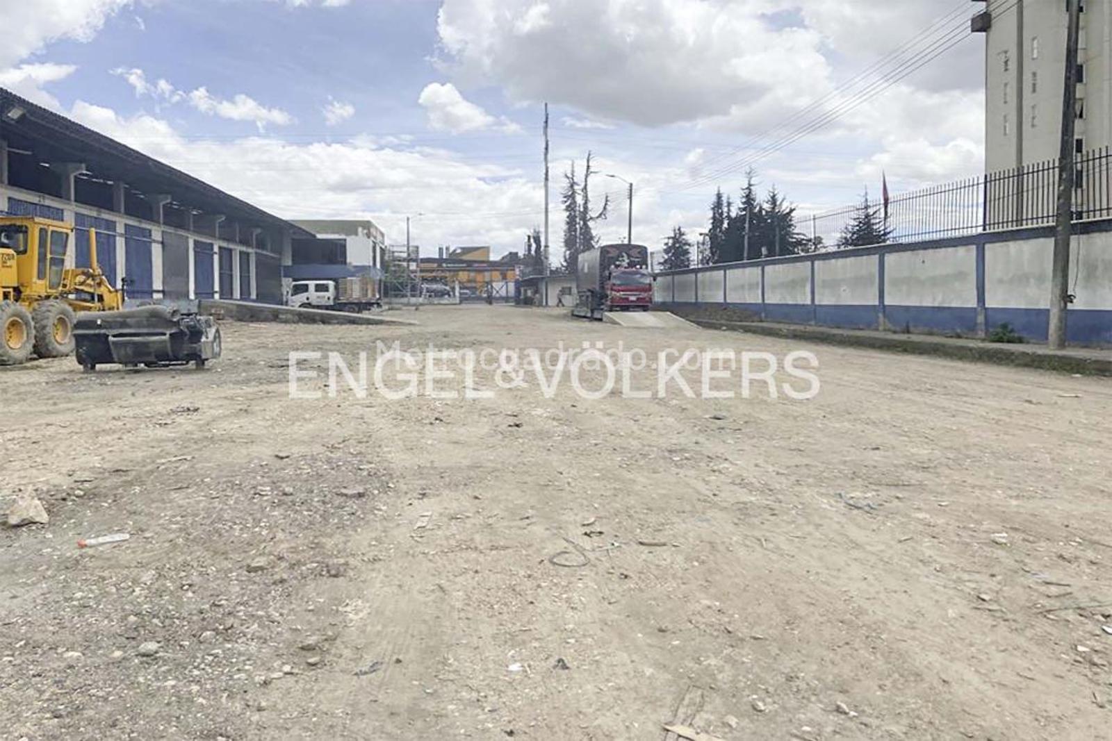 Arriendo de Lote o Casalote en Fontibon - Bogotá D.C. - 2671-M5153180