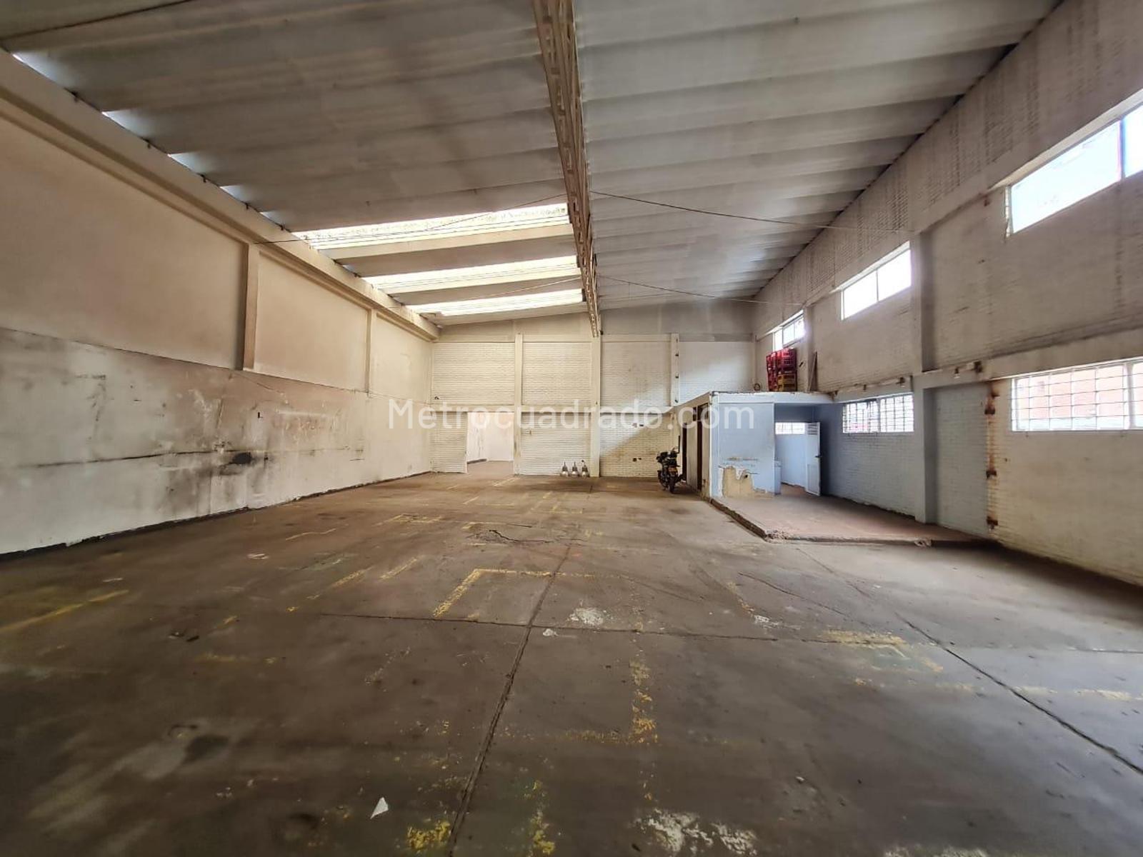 Venta de Bodega en Montevideo - Bogotá D.C. - 3604-M3025938