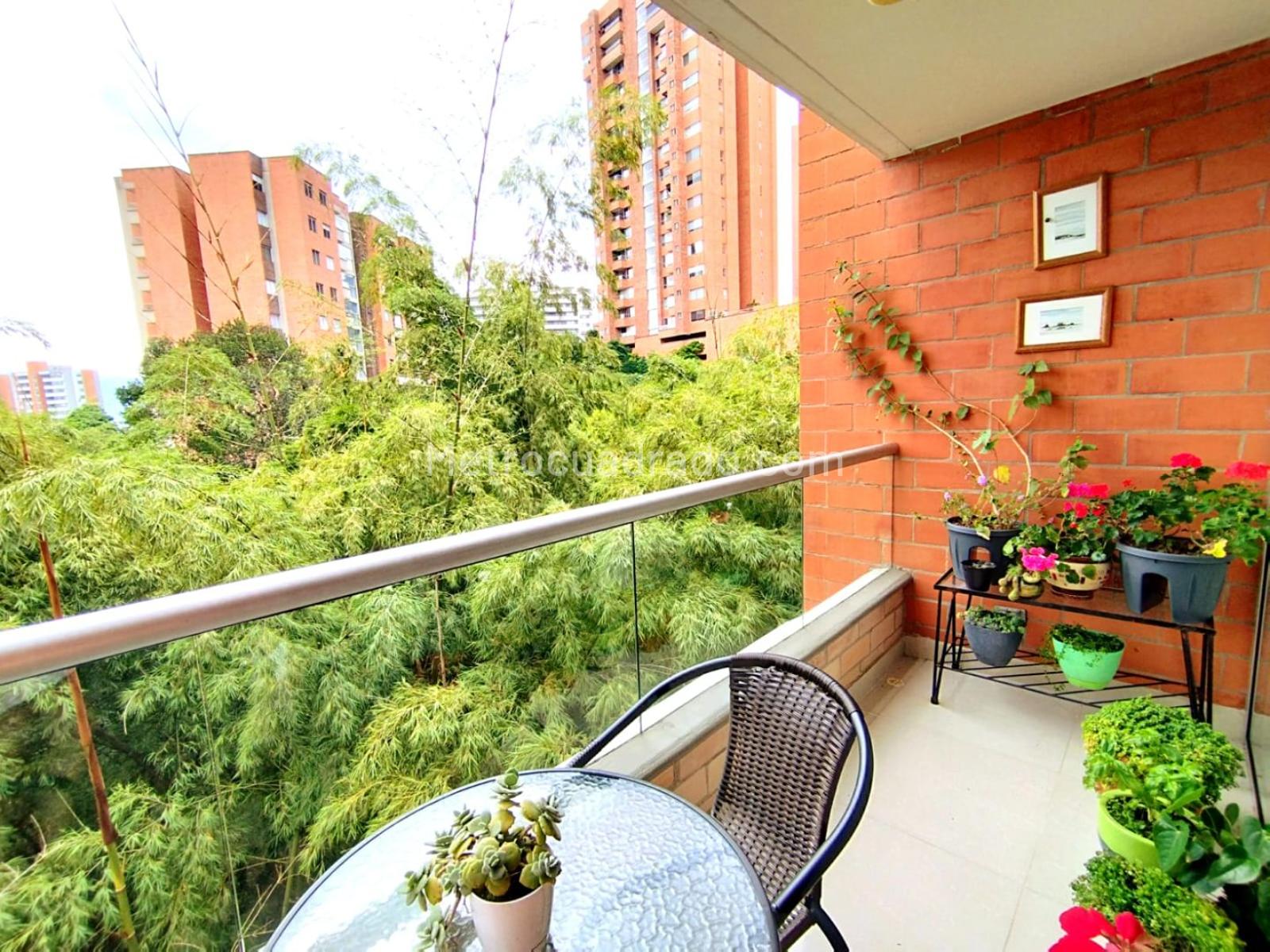 Venta de Apartamento en Transv intermedia - Envigado - 597-M4734214