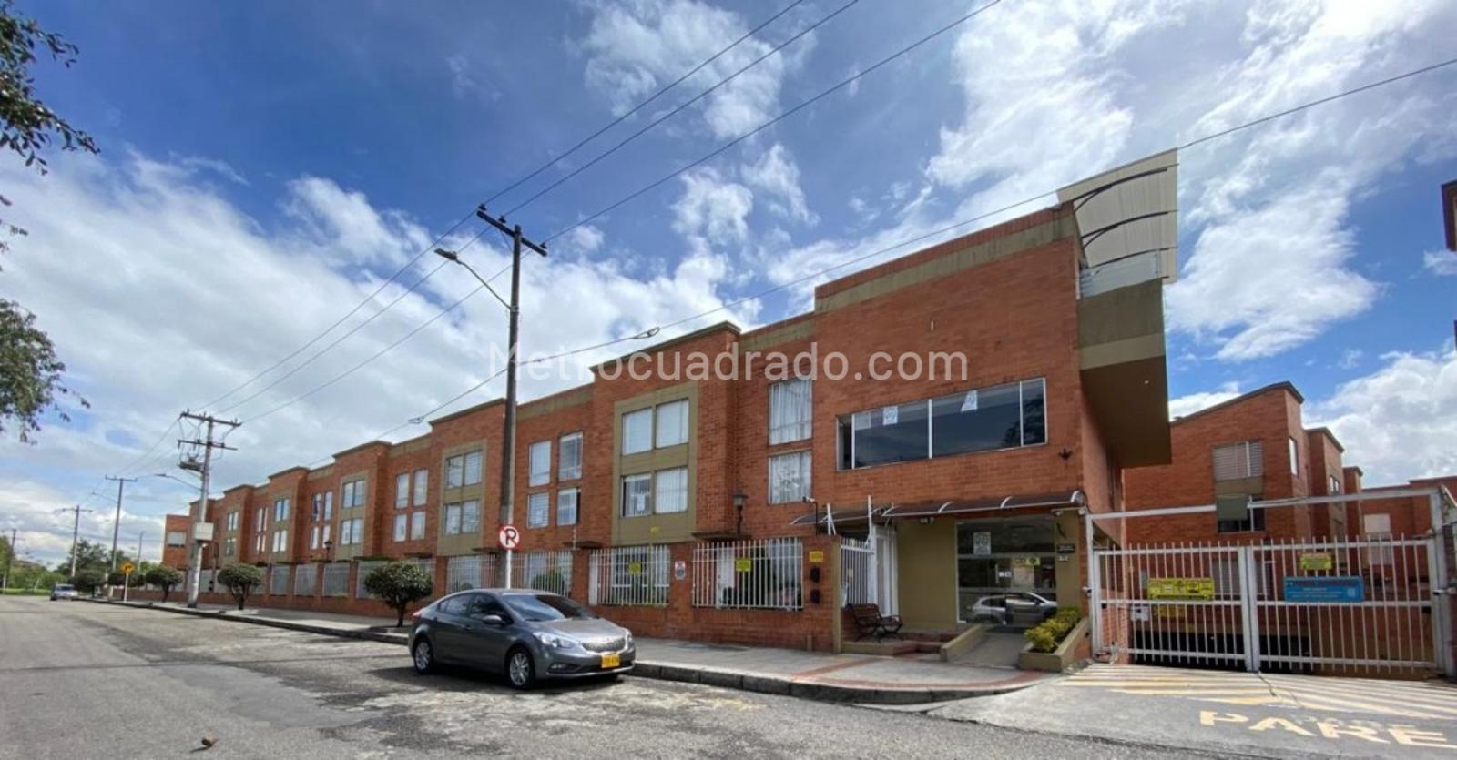 Venta de Casa en Modelia occidental - Bogotá D.C. - 989-M5142215
