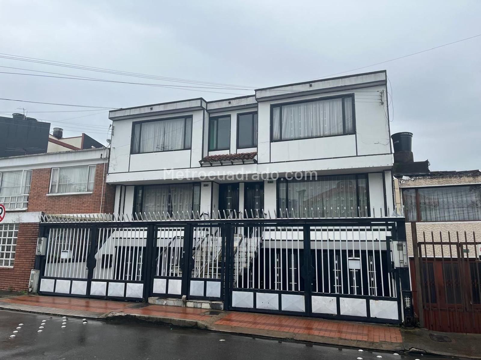 Venta de Casa en Modelia occidental normandía - Bogotá D.C. - MC5999480